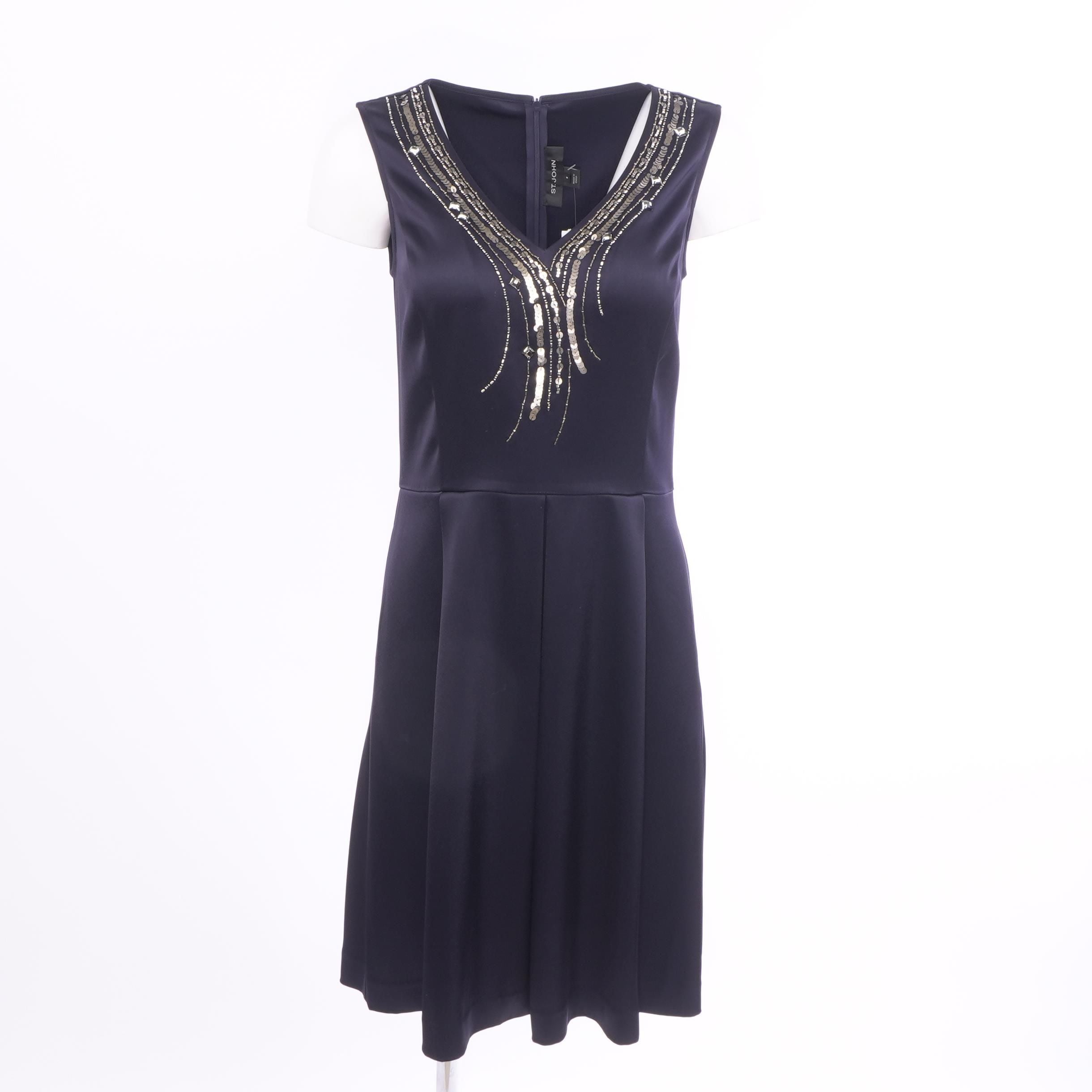 Navy Solid Midi Dress – Unclaimed Baggage