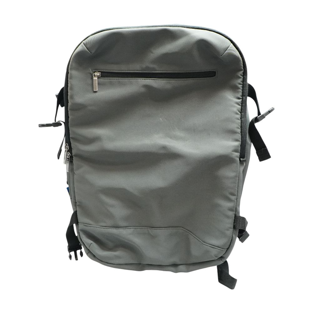 Gray Travel Backpack – Unclaimed Baggage
